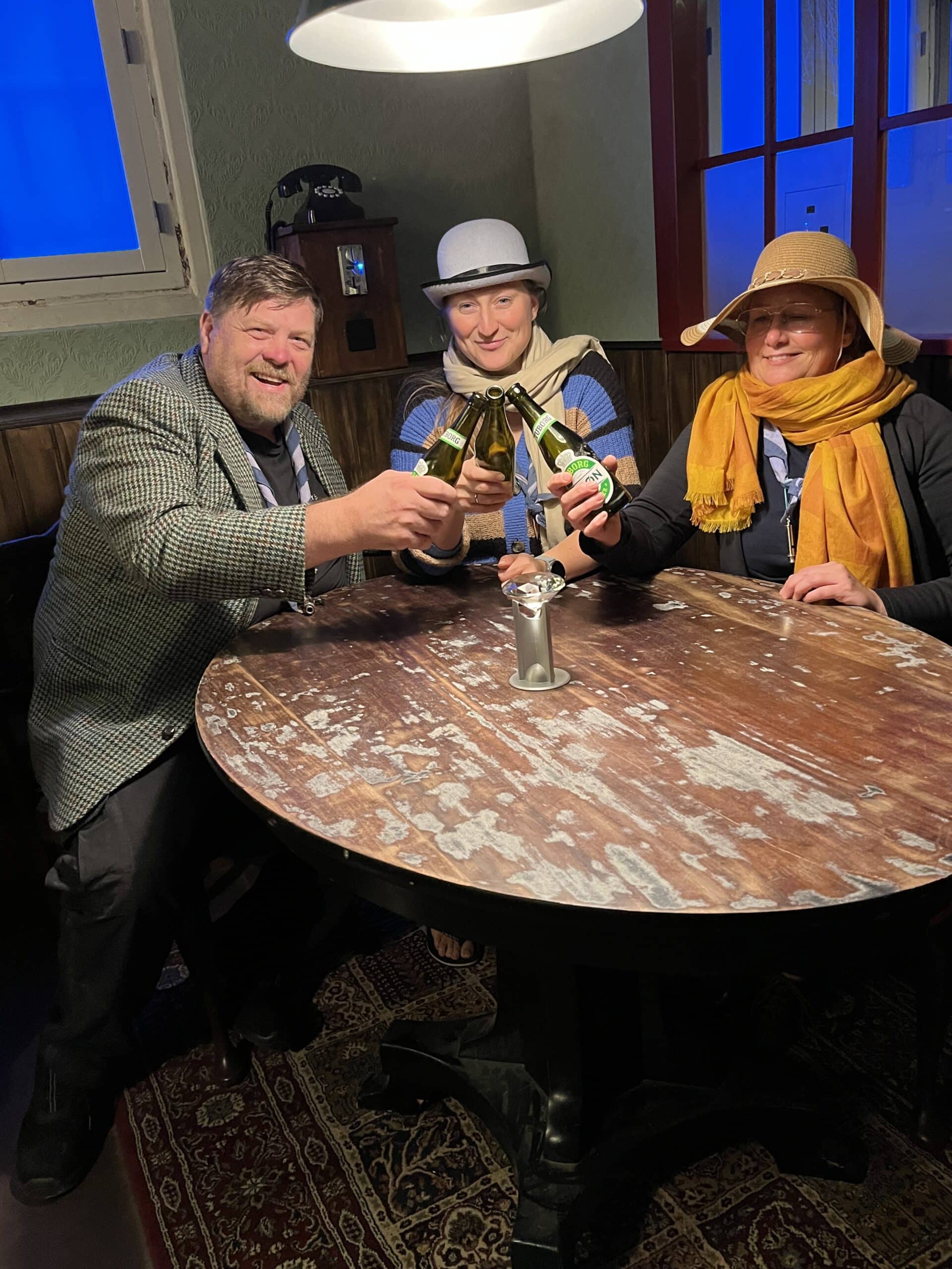 Hold om | Riddlehouse